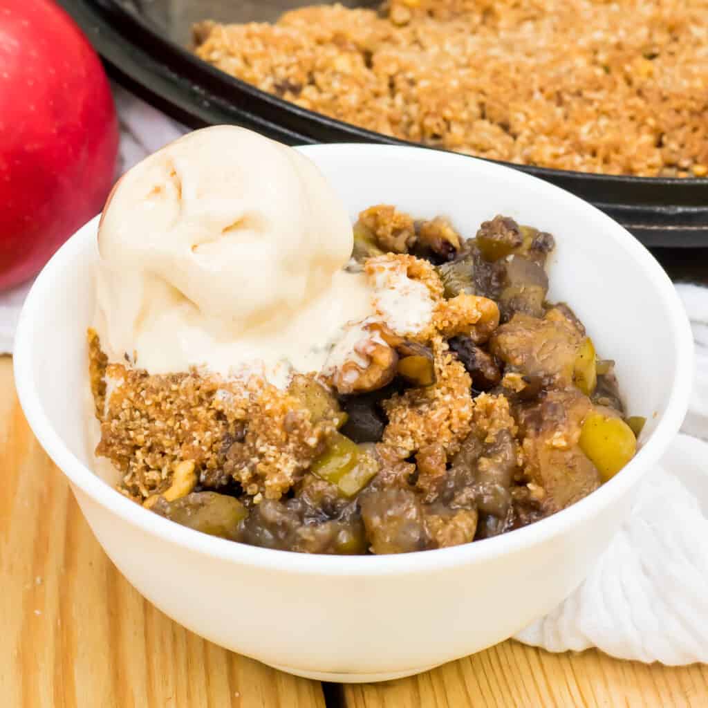 Low Carb Keto Apple Crisp Recipe (Gluten Free + Sugar Free)