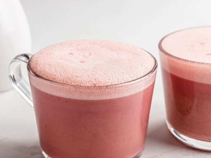 20 Valentine's Day Latte Ideas (Easy homemade recipes!)