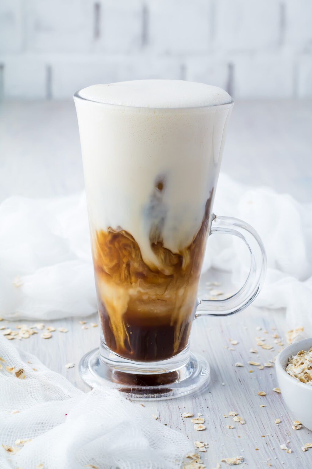 Easy Iced Oat Milk Latte Recipe (5 Mins, Super Creamy)